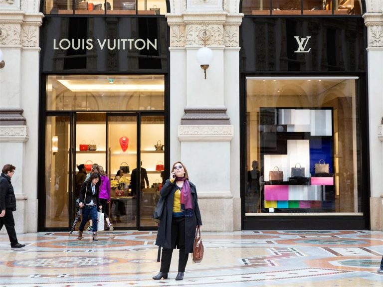 A Look Inside the World's Most Iconic Fashion Houses - Chiclystyle